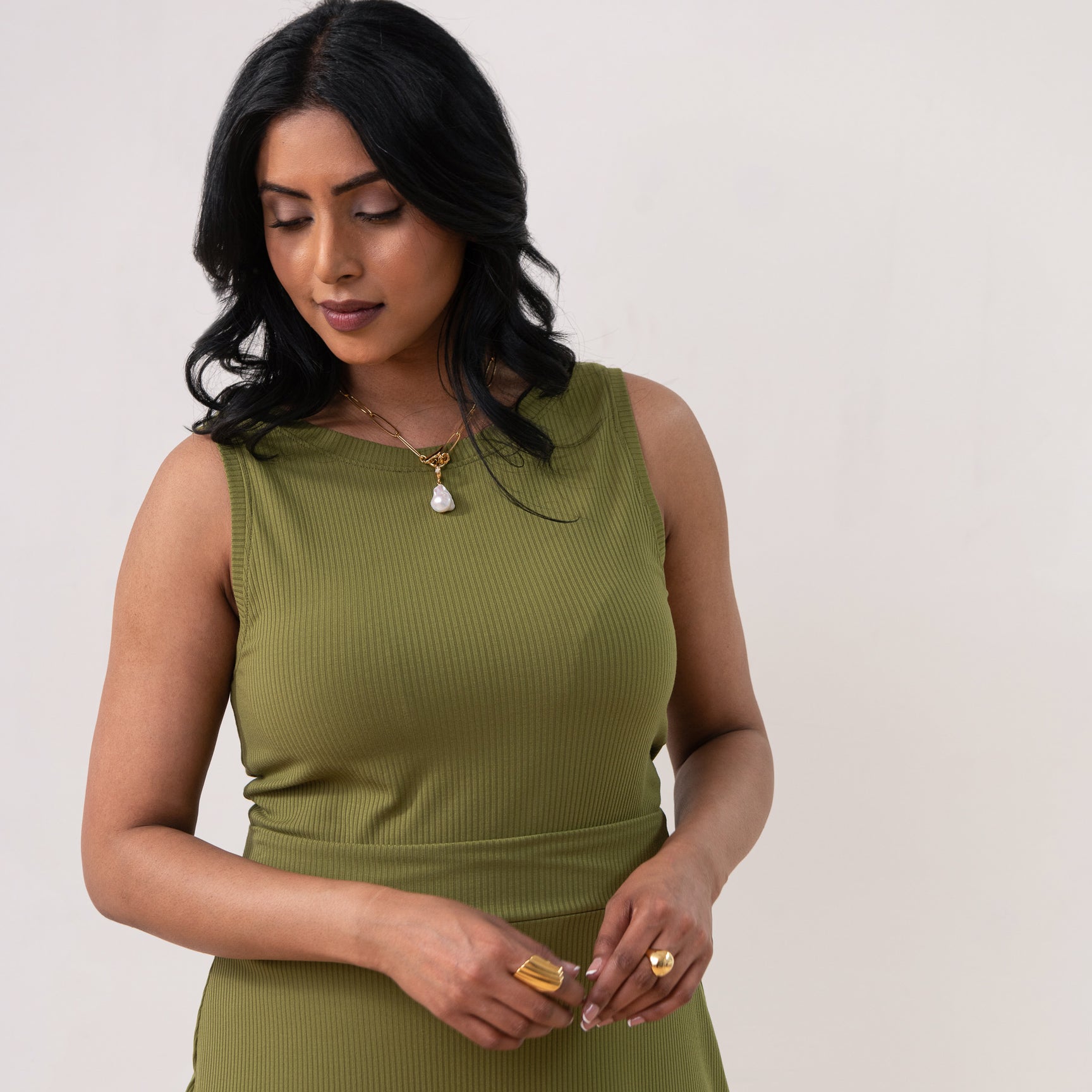 Accessorizing with Ease: Capsule Jewelry for your Capsule Wardrobe ...