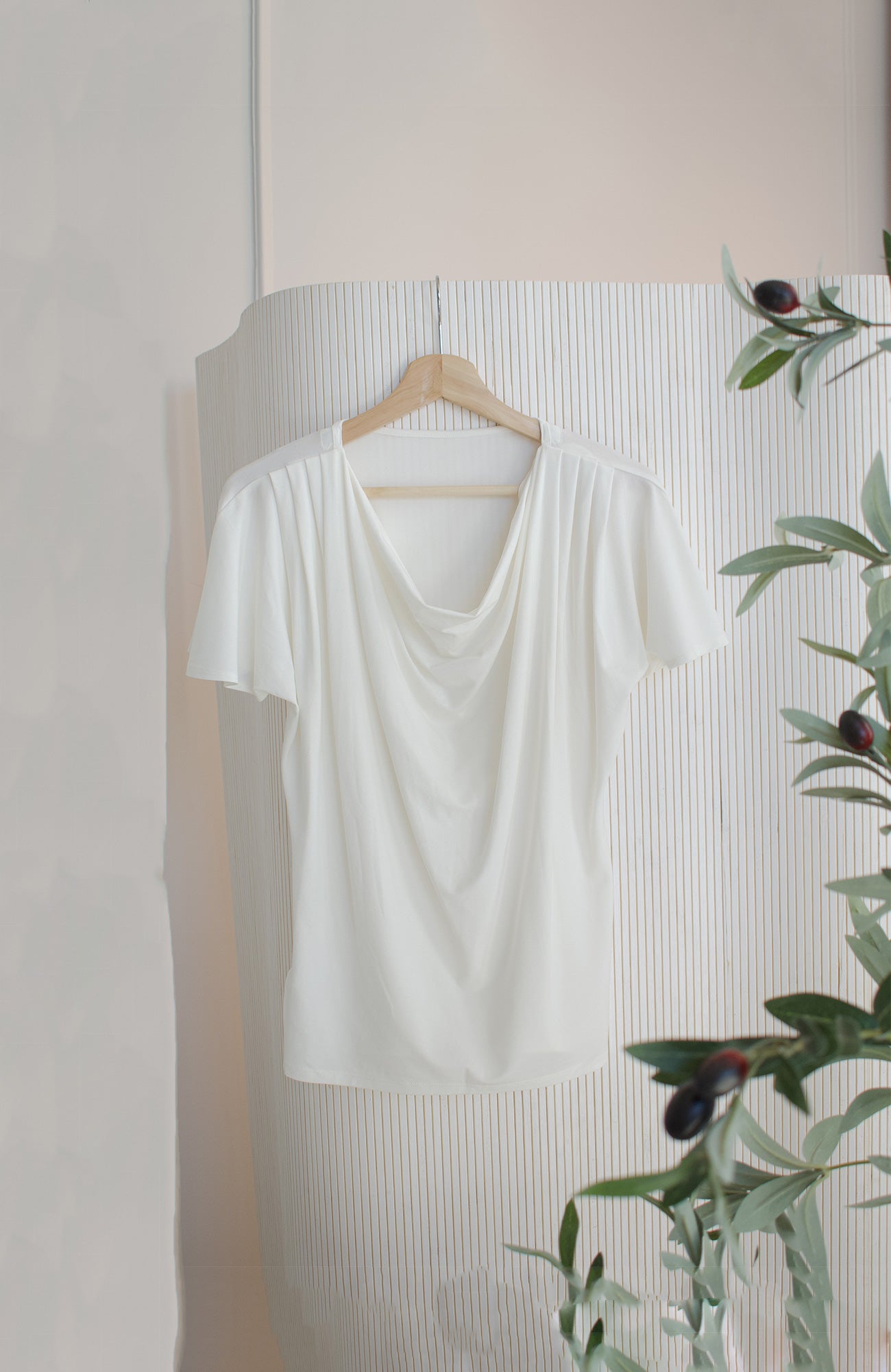 Tips for Choosing your Full-Time Travel Wardrobe | Encircled Blog