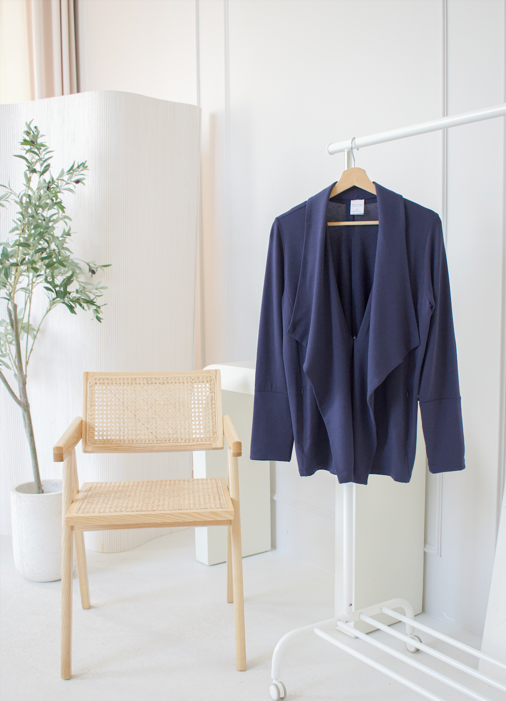 Tips for Choosing your Full-Time Travel Wardrobe | Encircled Blog